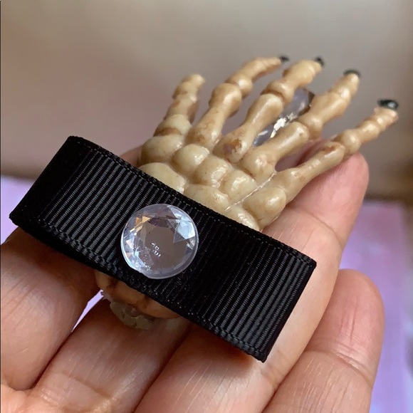 unbranded | Accessories | 3 Creepy Skeleton Hand Hair Clip For ...